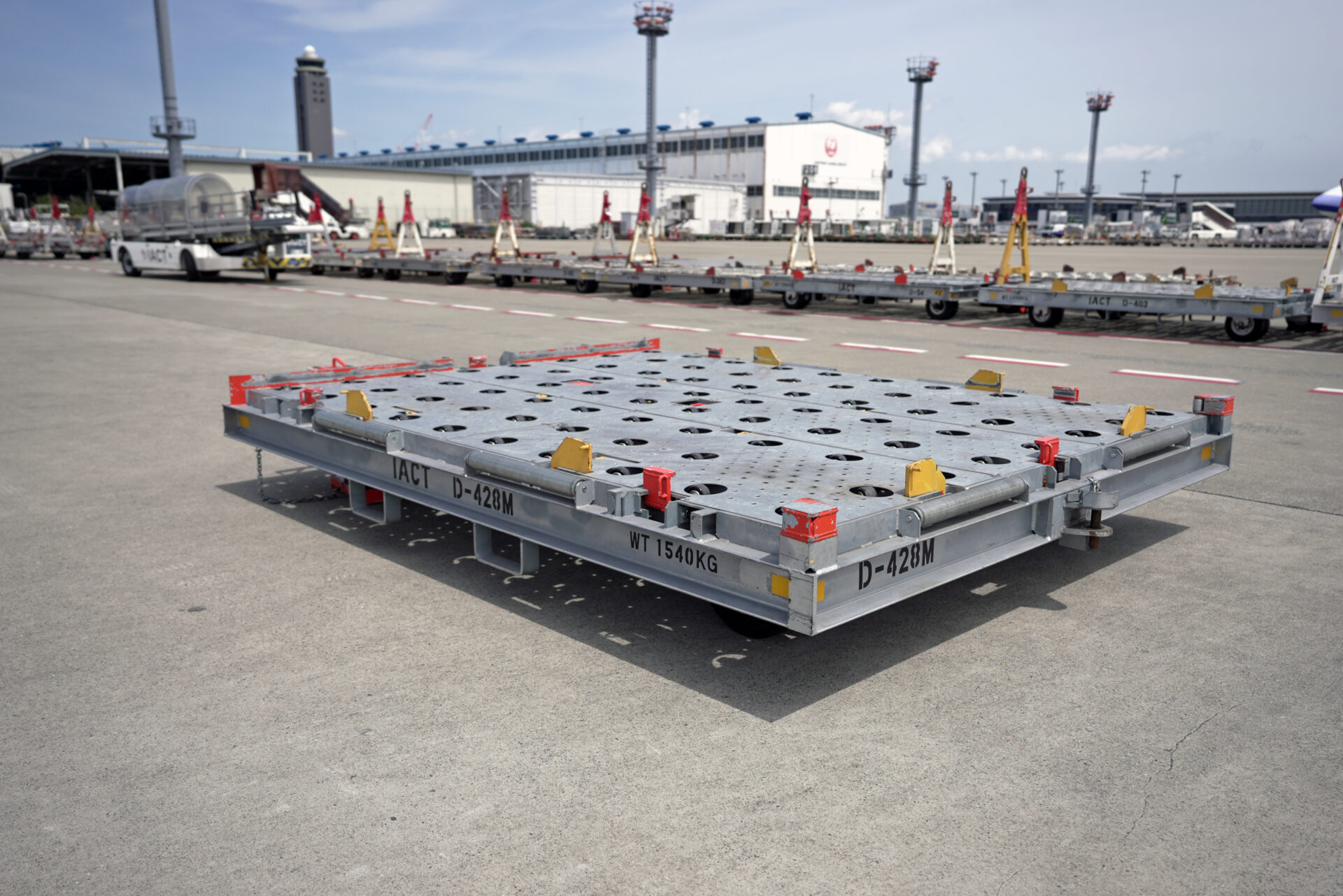 Ground Service Equipment(GSE) - 国際空港上屋株式会社